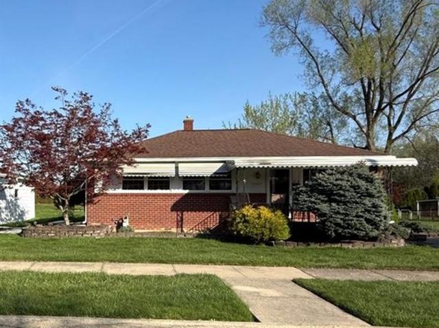 29855 Tamarack Ct, Flat Rock, MI 48134
