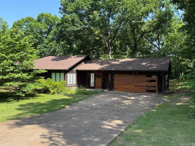 2985 Shade Tree Drive