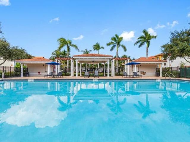 2986 NW 35th Ave, Lauderdale Lakes, FL 33311