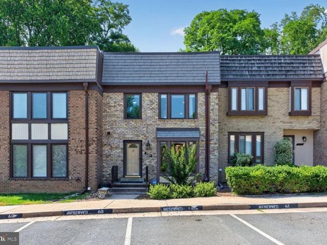 2986 Borge St, Oakton, VA 22124