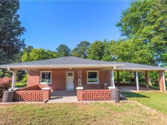 2986 Hilltop Dr, Buchanan, GA 30113