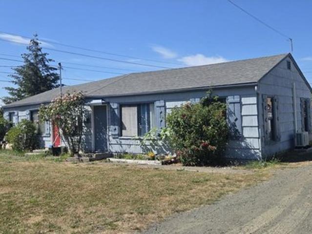 2986 W Jay Ave, Roseburg, OR 97471
