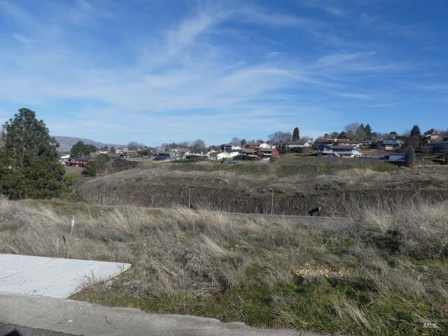 2987 Knollcrest Dr