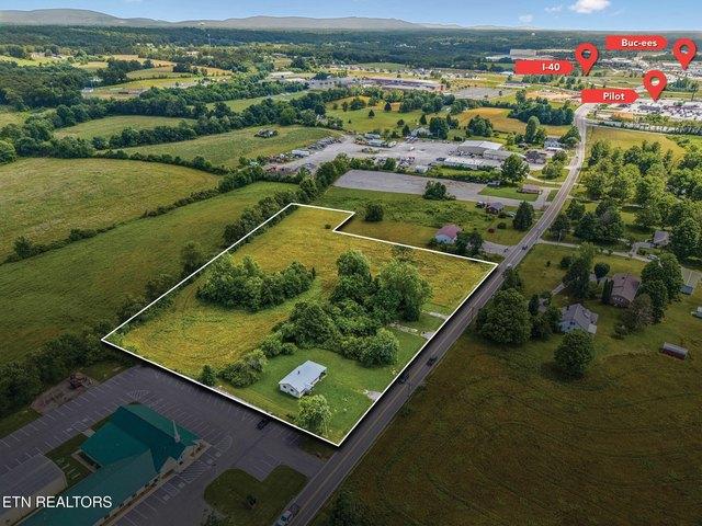 2988 Genesis Rd, Crossville, TN 38571