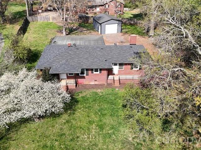 2988 Laboratory Rd, Lincolnton, NC 28092
