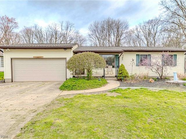 2989 Fair Oaks Dr, Norton, OH 44203