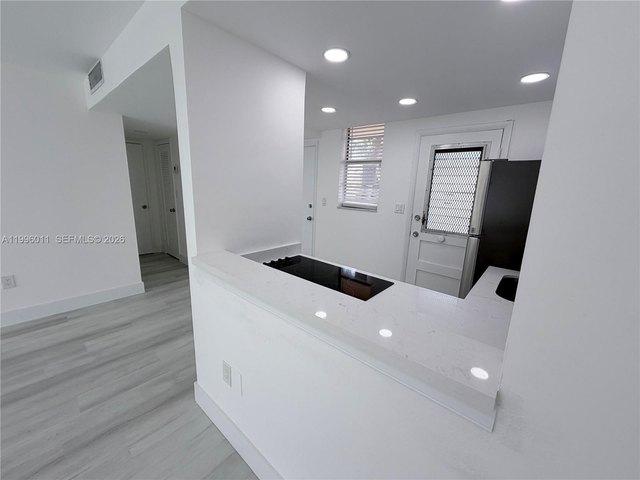 2980 Point East Dr Apt D112, Aventura, FL 33160