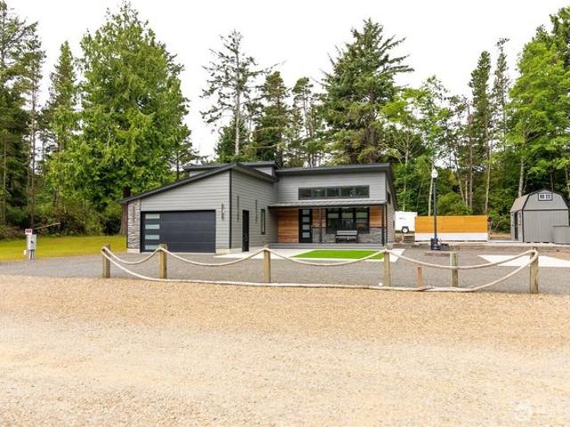 29813 L Ln, Ocean Park, WA 98640