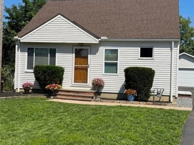 29810 Bruce Dr, Willowick, OH 44095