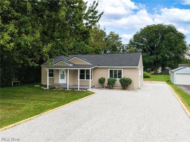 2981 Cormany Rd, Akron, OH 44319