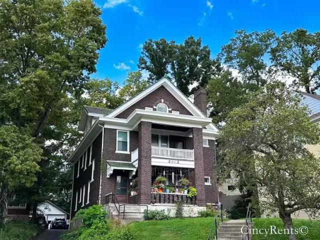 2982 Linwood Avenue 3 1bd 1ba 775sqf Just Adjacent Mt. Lookou.