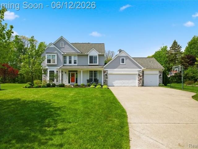 2982 Waldon Park Dr, Orion, MI 48359
