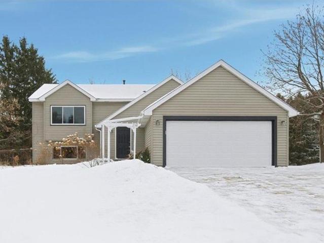 298 70th St N, Mahtomedi, MN 55115