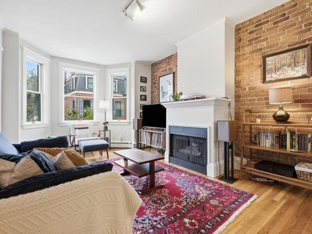 298 Bunker Hill St Apt 2, Boston, MA 02129