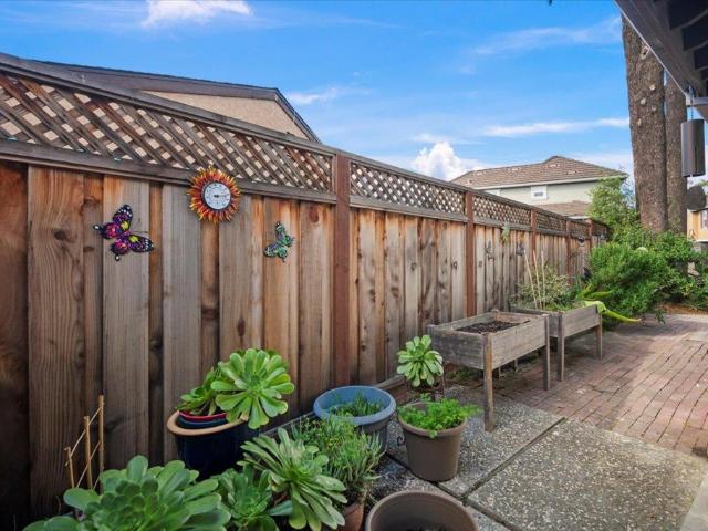 298 Edwin Way
