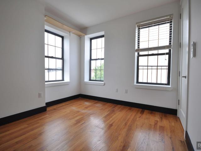 298 Humboldt Street 2R