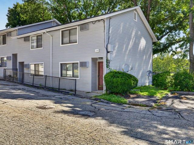 298 Meridian St Apt A, Groton, CT 06340