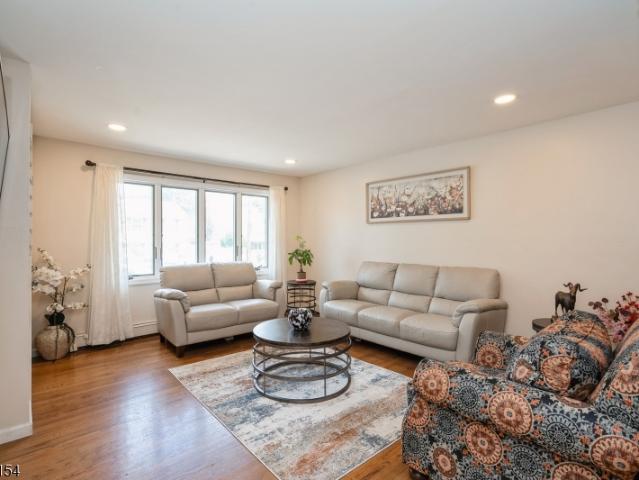 298 Nedellec Dr