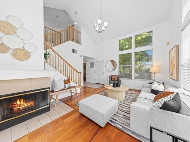 298 S Rengstorff Ave, Mountain View, CA 94040