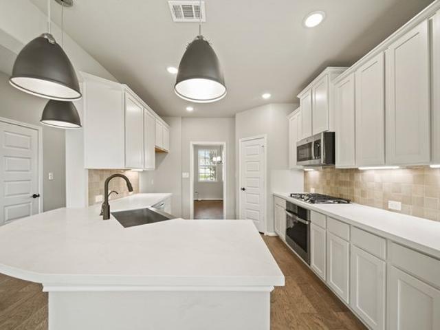 298 Peninsula Point Dr, Montgomery, TX 77356