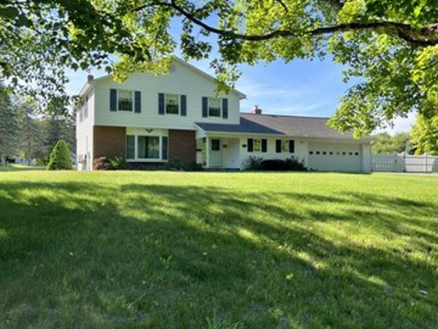 298 Perham St, Farmington, ME 04938
