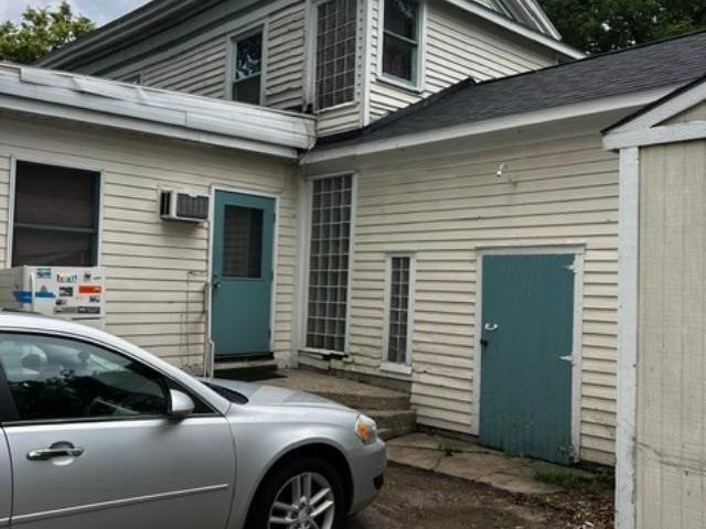 298 W Chicago Street