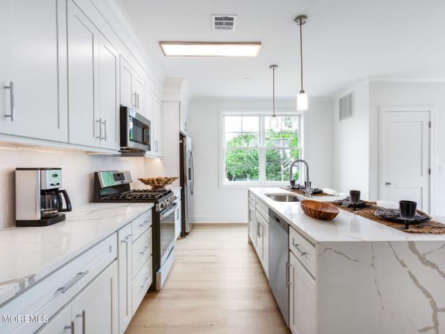 298 Westwood Avenue Unit 405