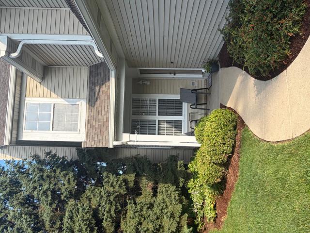 2994 waters edge circle