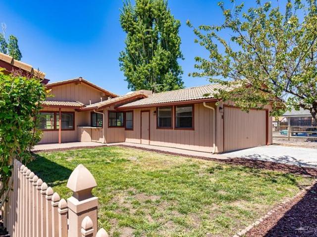 29950 Pinedale Dr, Tehachapi, CA 93561