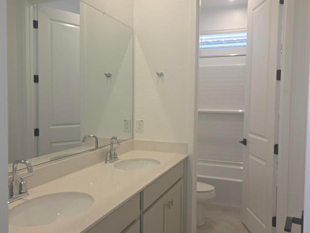 2995 E Villa Avenue