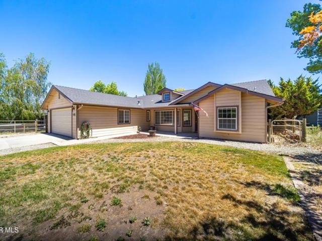 29960 Caddy Ln, Tehachapi, CA 93561