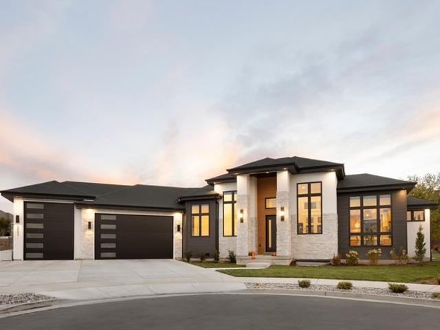 2996 E Bonnie Lynn Ln, Sandy, UT 84092