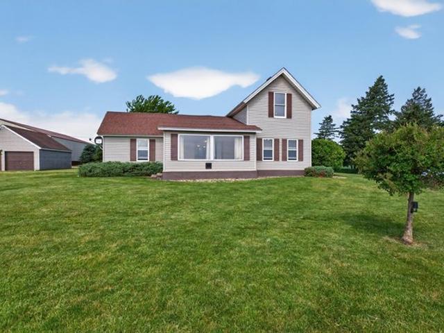 2996 Highway 8, Dysart, IA 52224