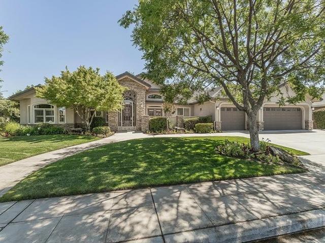 2998 Ashcroft Ave, Clovis, CA 93611
