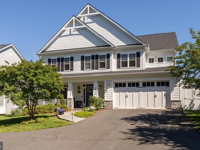 2998 Beechwood Ln, Falls Church, VA 22042