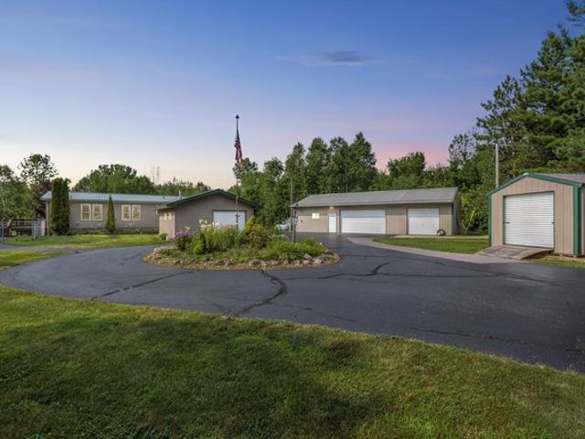 2999 Maple Grove School Rd, Oconto, WI 54153