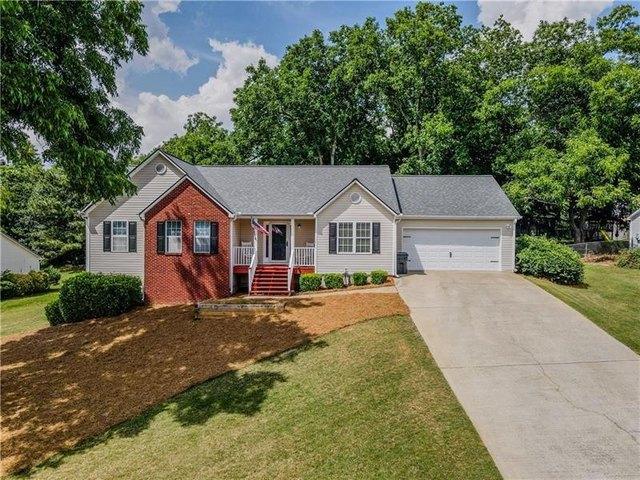 2990 Hampton Valley Dr, Loganville, GA 30052