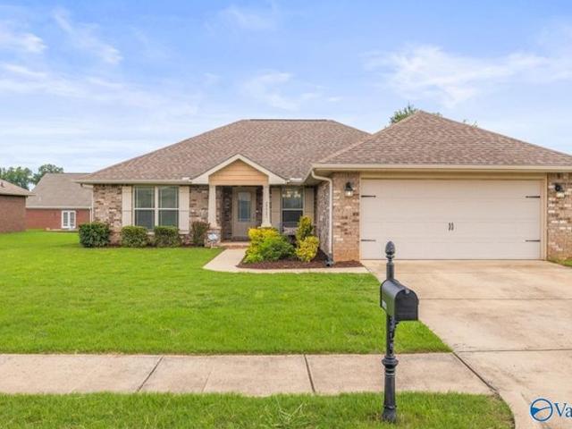 29921 Shadow Run Dr NW, Harvest, AL 35749