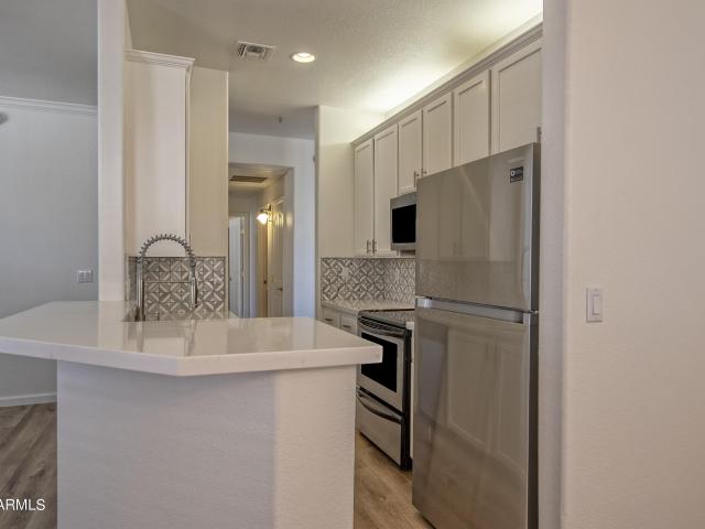 2992 N MILLER Road # 211A