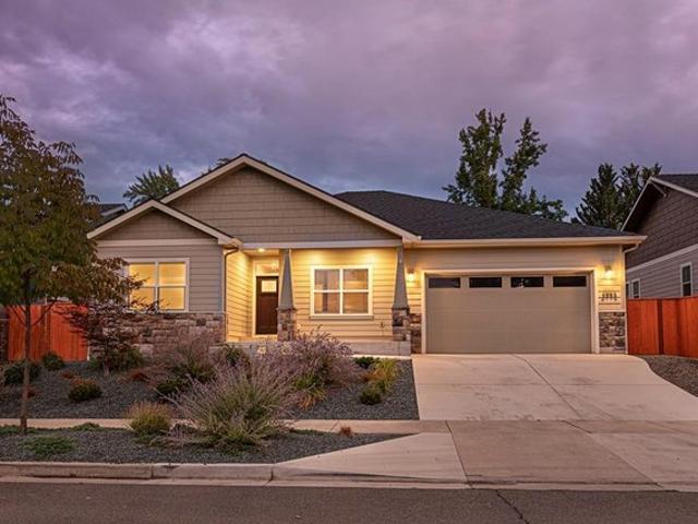 2992 Chapman Ln, Ashland, OR 97520