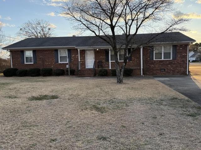 2992 Cherry Ln, Kinston, NC 28504