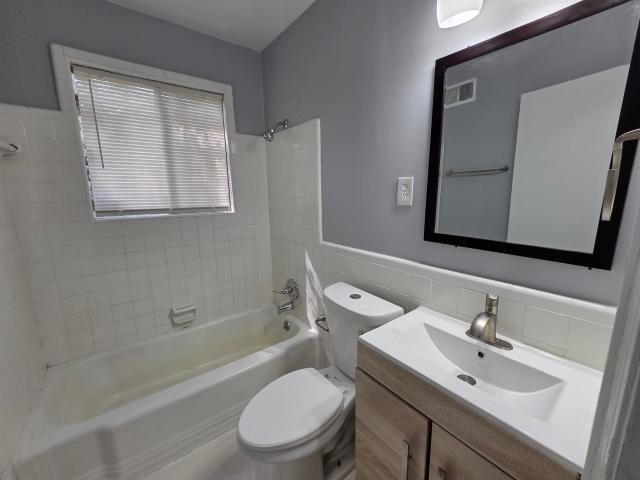 2993 laurencekirk rd