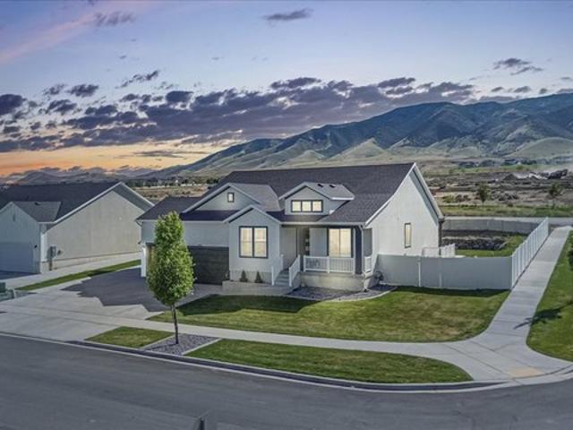 2993 S Yellow Bill Dr, Saratoga Springs, UT 84045