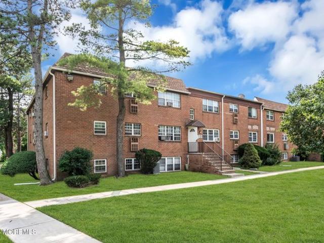 299 College Dr Unit 299, Edison, NJ 08817