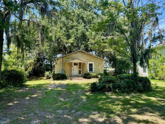 299 E 1st St, Midway, GA 31320
