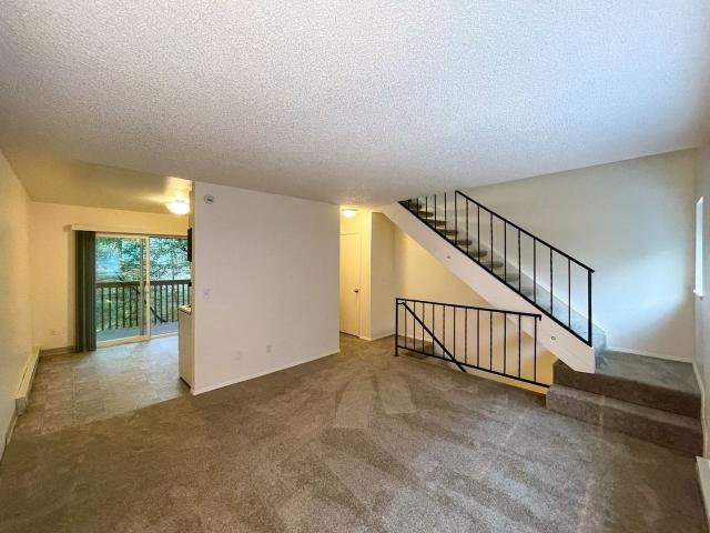 #299 JANEWOOD WEST 2 Bedroom Apartment for Rent at 10800 Sw Barbur Blvd, Portland, OR 97219 West Portland Park