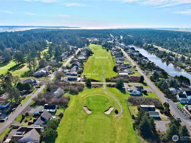 299 Octopus Avenue NE