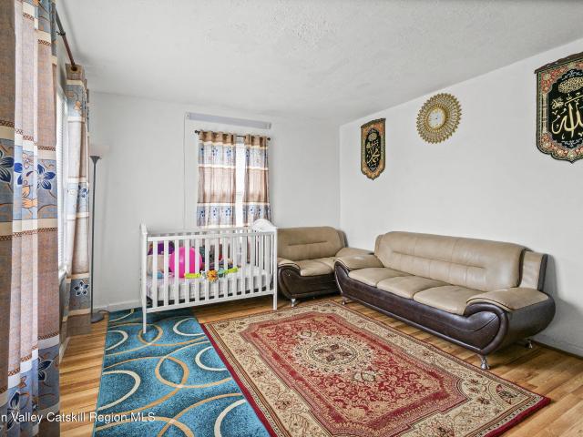 299 Lincoln Boulevard