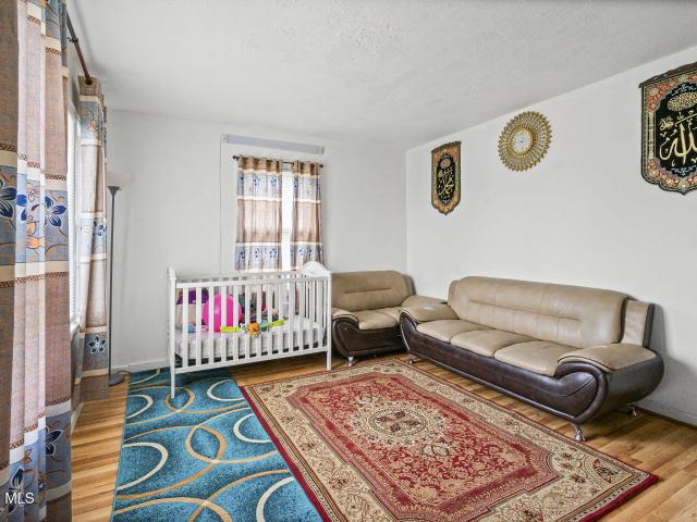 299 Lincoln Boulevard