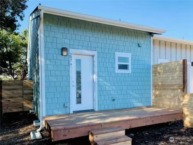 299 MARINE VIEW DR SW # A, OCEAN SHORES, WA 98569 Single Famil.